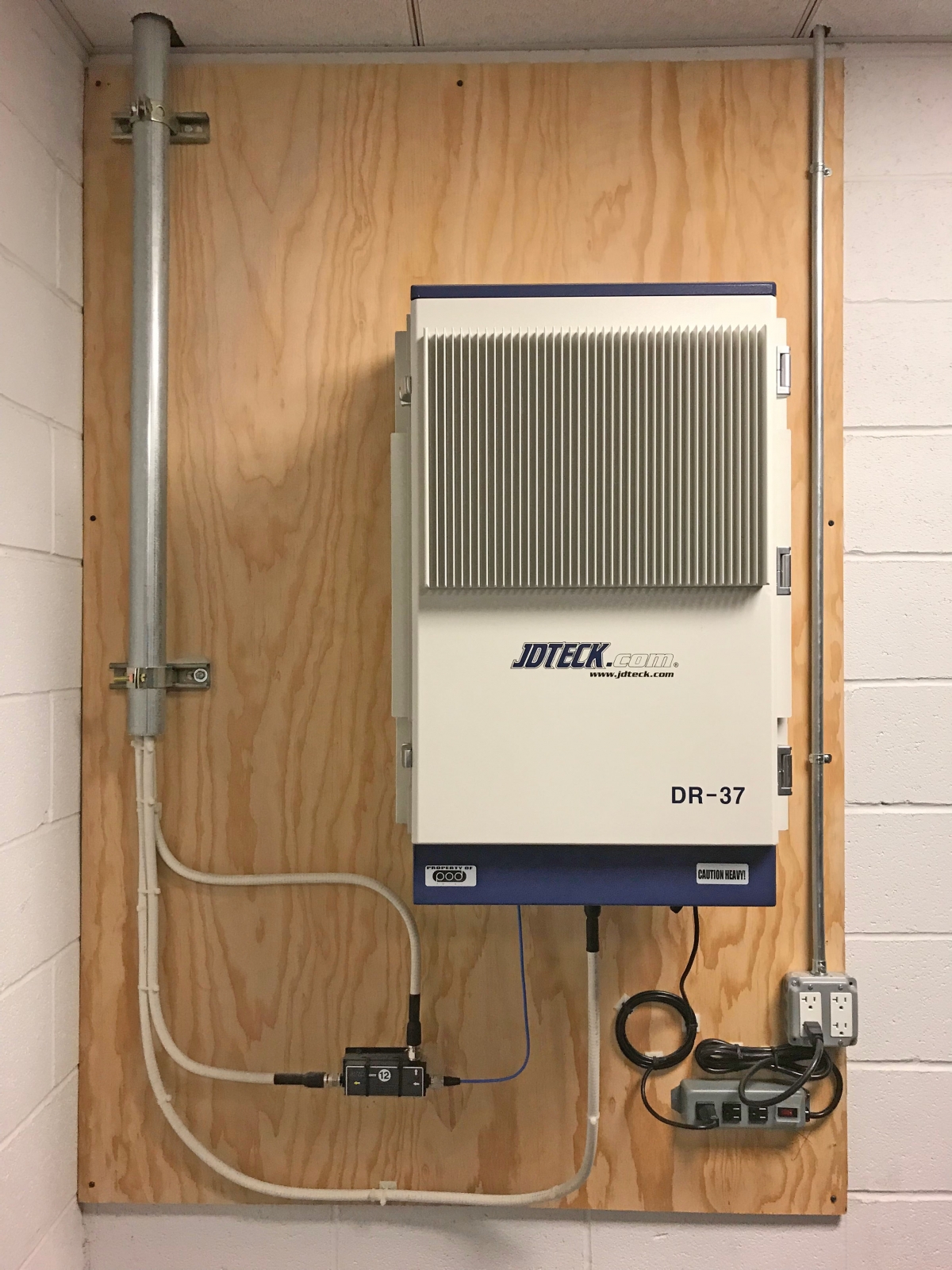 Photos of Cell Phone Signal Boosters & Repeater Projects | JDTECK